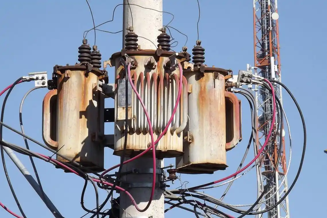 What Is a Grounding Transformer? A Guide to Grid Safety - Weisho ...